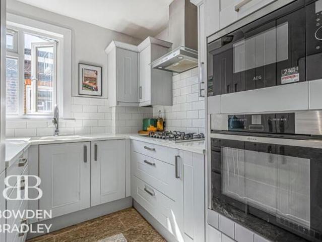 2 bedroom maisonette for rent in Fillebrook Road, London, E11