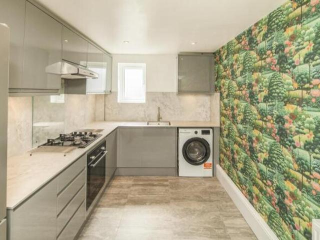 2 bedroom maisonette for rent in Forest Hill Road London SE22
