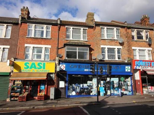 2 bedroom maisonette for rent in Forest Road, London, E17