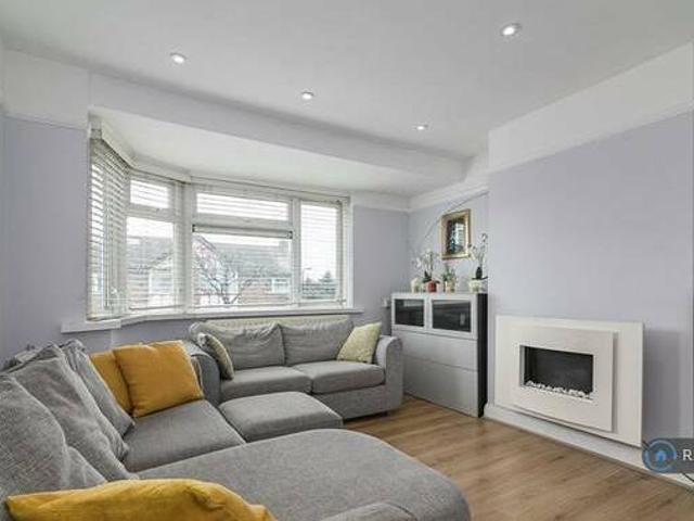 2 bedroom maisonette for rent in Frances Road London E4