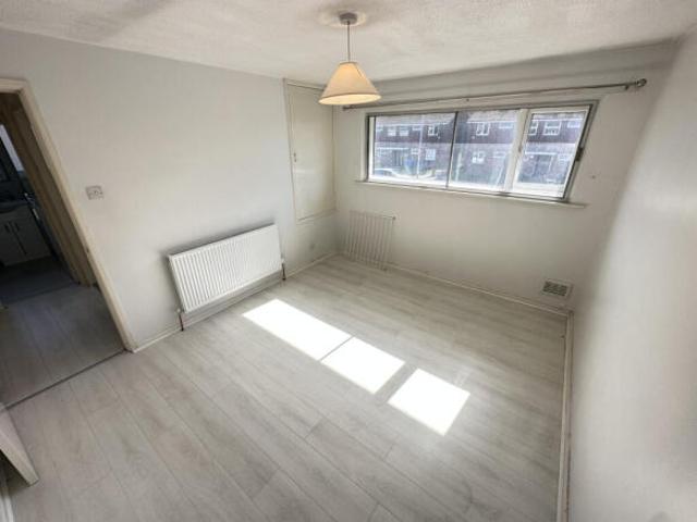 2 bedroom maisonette for rent in Gorton Lane, Manchester, M12