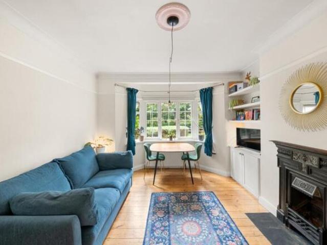 2 bedroom maisonette for rent in Glebe Court, Church Road, London, W7