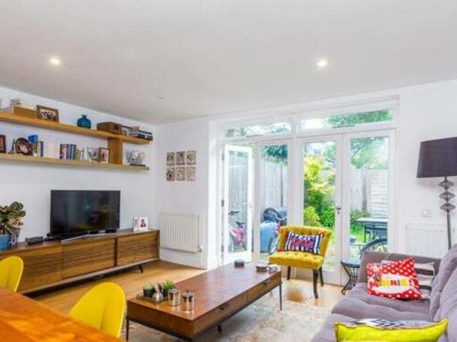 2 Bedroom Maisonette For Rent In Grove Park, London