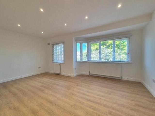 2 bedroom maisonette for rent in Great West Road, Isleworth, TW7
