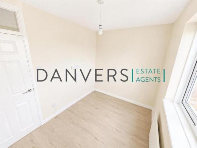 2 bedroom maisonette for rent in Green Walk, Leicester, LE3