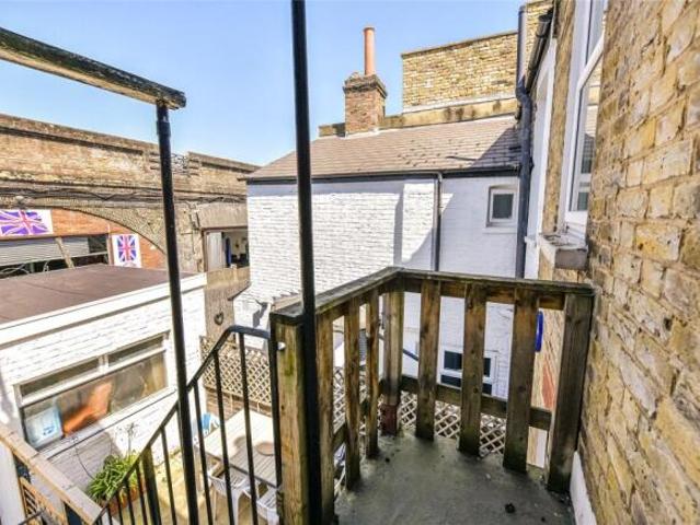 2 bedroom maisonette for rent in Grimston Road, Fulham, London, SW6