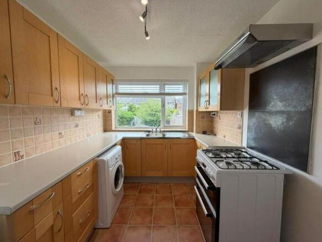 2 bedroom maisonette for rent in Hamelyn Road, Basingstoke, RG21