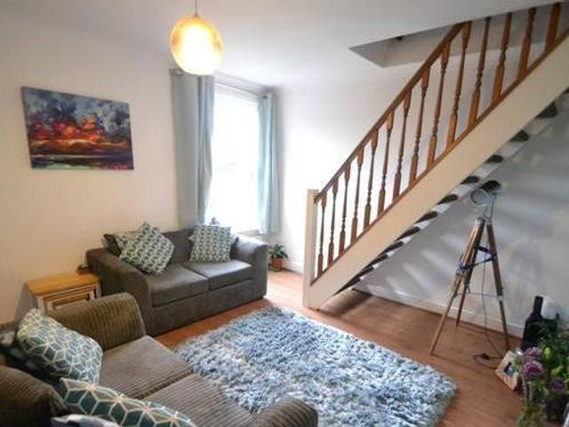 2 bedroom maisonette for rent in Harwoods Road Watford WD18