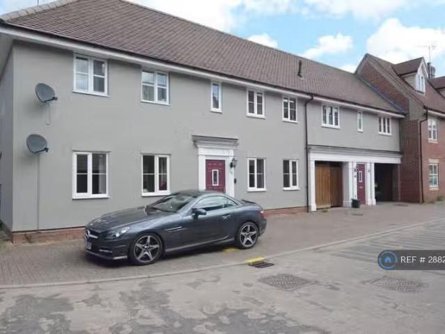 2 bedroom maisonette for rent in Hatcher Crescent, Colchester.