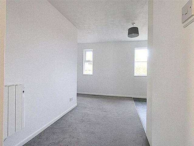 2 bedroom maisonette for rent in Hazelwood Close, Tunbridge Wells, Kent, TN2