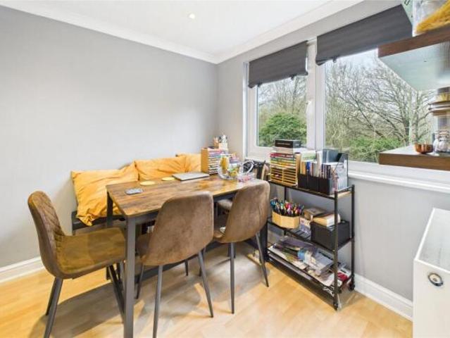 2 bedroom maisonette for rent in Hillbrow, Reading, Berkshire, RG2