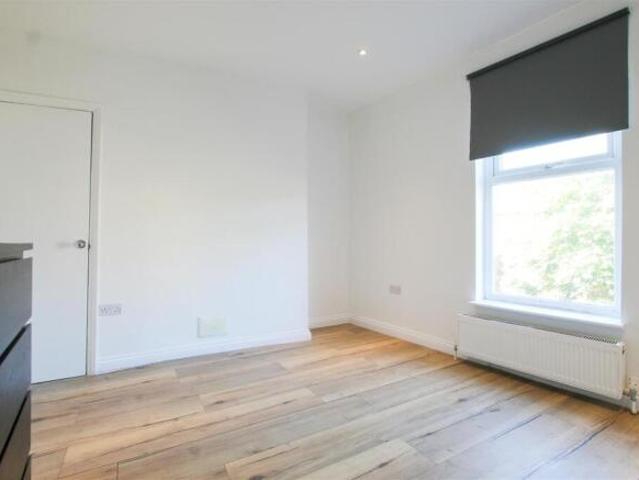 2 bedroom maisonette for rent in Hills Road, Cambridge, CB2