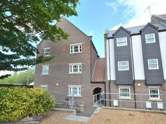 2 bedroom maisonette for rent in Hopmans Court King s Lynn PE30
