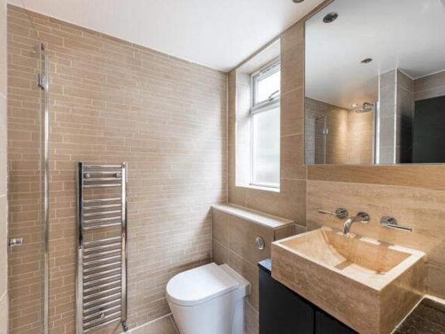 2 bedroom maisonette for rent in Hubert Grove, SW9