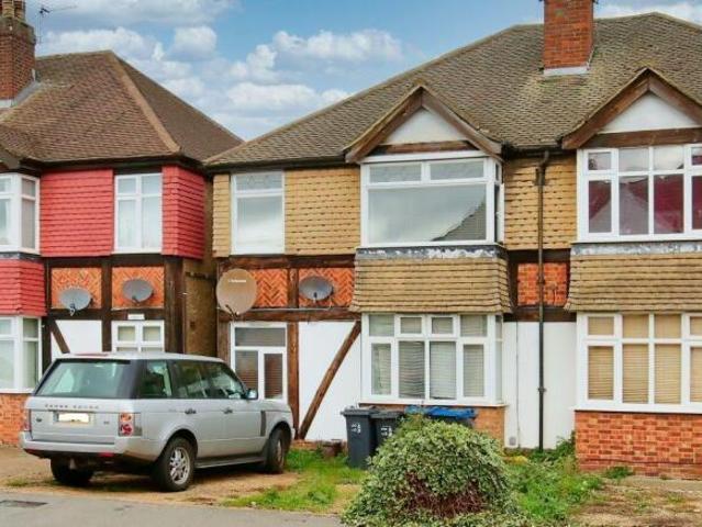 2 bedroom maisonette for rent in Kingston Road, Raynes Park, SW20 8SE, SW20