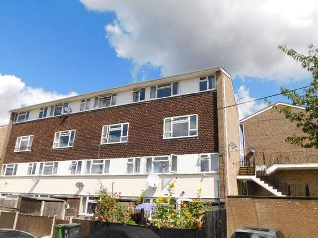 2 bedroom maisonette for rent in Kildare Close Bordon Hampshire GU35