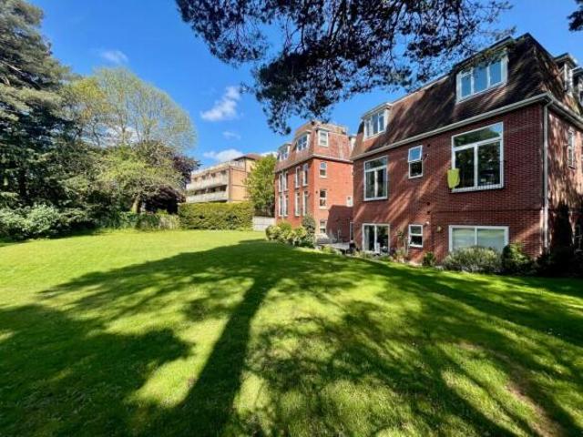 2 bedroom maisonette for rent in Knyveton Road, Bournemouth, BH1