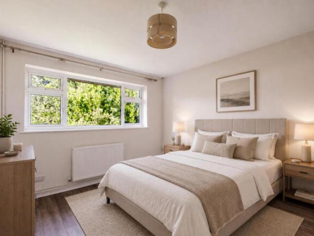 2 bedroom maisonette for rent in Larchwood Gardens, Brentwood, CM15