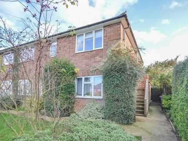 2 bedroom maisonette for rent in Laws Close Saffron Walden Essex CB11
