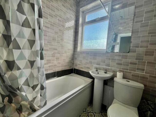 2 bedroom maisonette for rent in Leslie Terrace, LEEDS, LS6