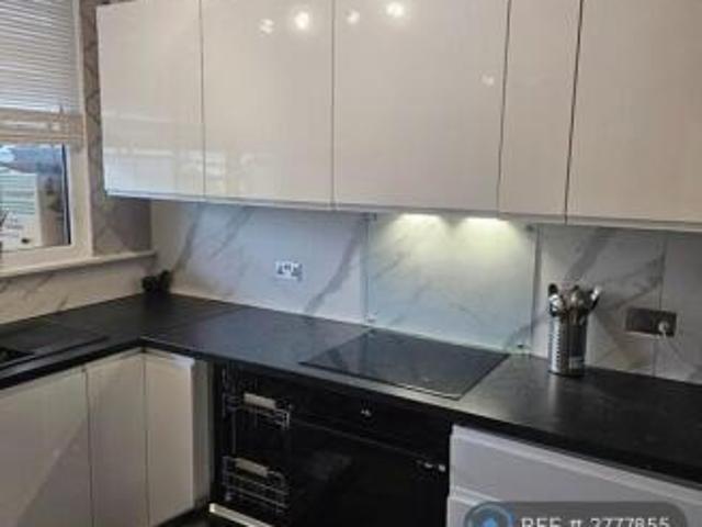 2 bedroom maisonette for rent in Lincombe Drive, Leeds, LS8