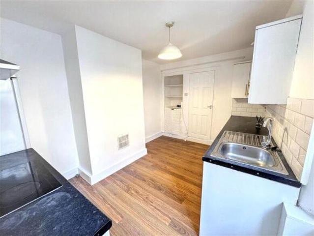 2 bedroom maisonette for rent in Ling Road, Canning Town, E16