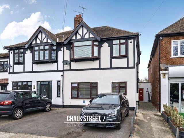 2 bedroom maisonette for rent in Lichfield Terrace, Upminster, RM14