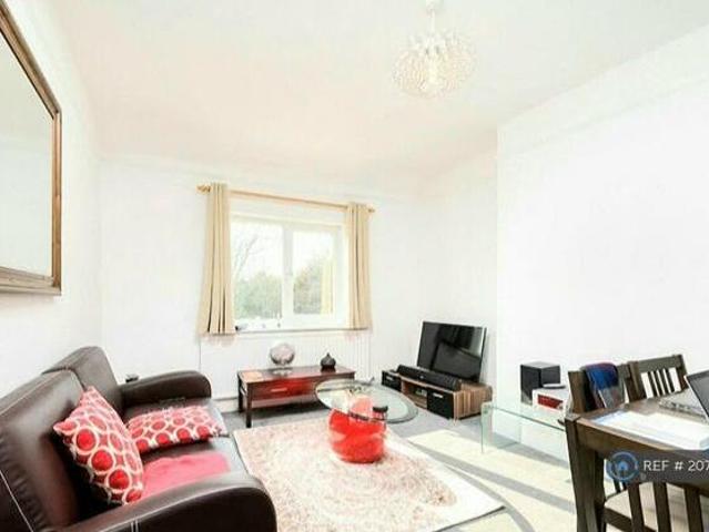 2 Bedroom Maisonette For Rent In London