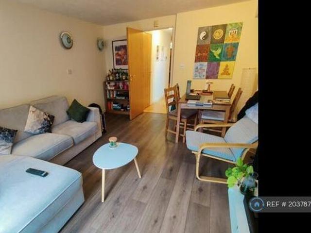 2 Bedroom Maisonette For Rent In London