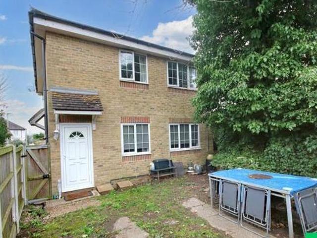 2 Bedroom Maisonette For Rent In London