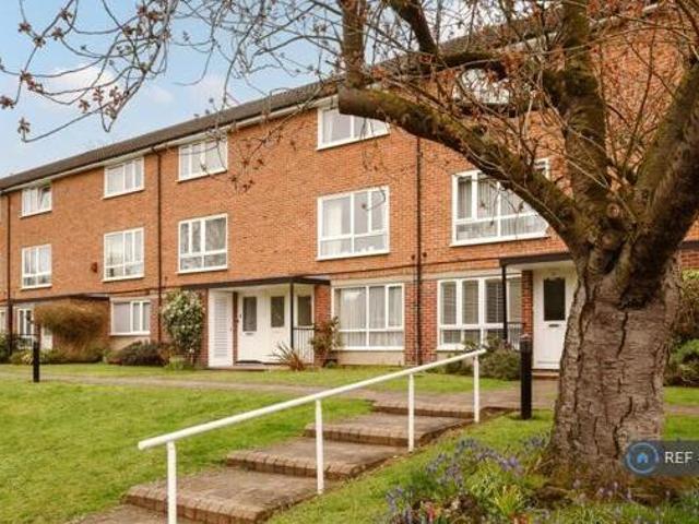 2 Bedroom Maisonette For Rent In London