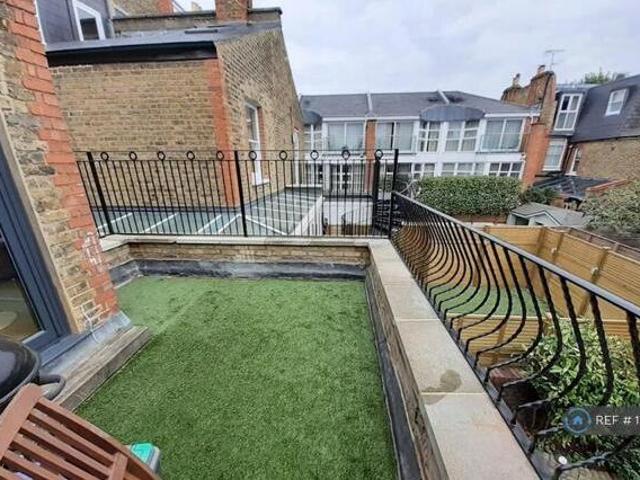 2 Bedroom Maisonette For Rent In London