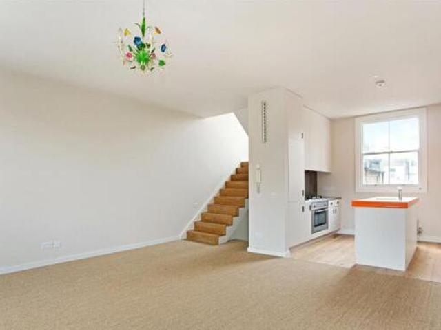 2 Bedroom Maisonette For Rent In London