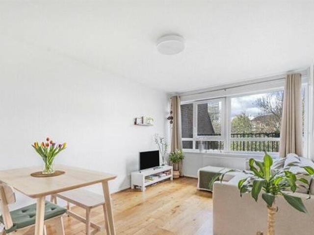 2 Bedroom Maisonette For Rent In London