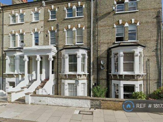 2 Bedroom Maisonette For Rent In London