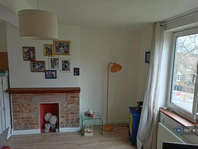 2 Bedroom Maisonette For Rent In London