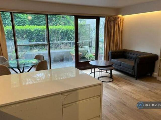 2 Bedroom Maisonette For Rent In London