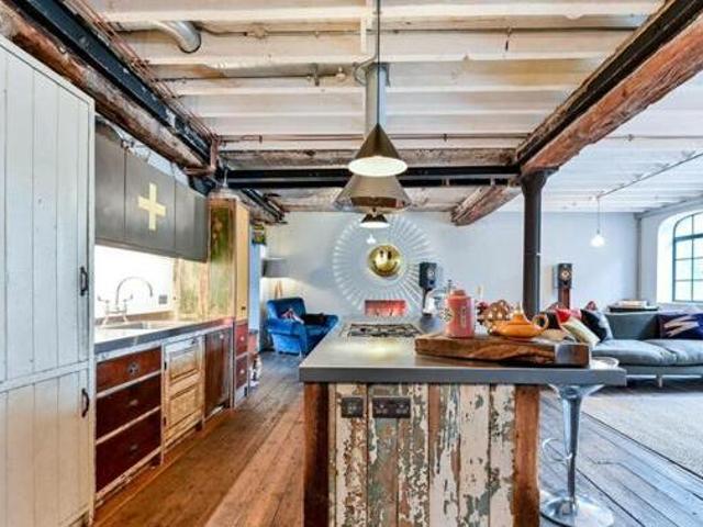 2 Bedroom Maisonette For Rent In London Bridge, London