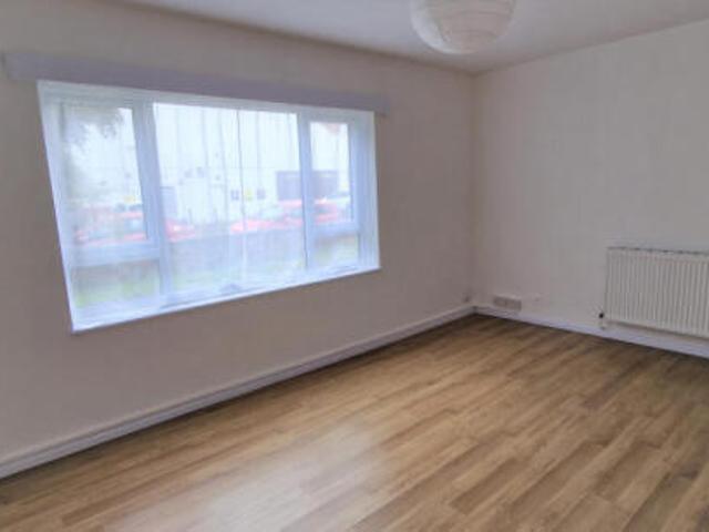 2 bedroom maisonette for rent in London Road, Enfield EN2