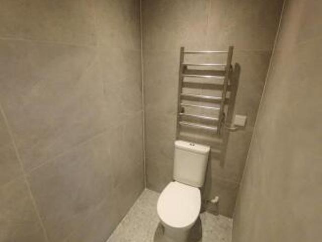 2 bedroom maisonette for rent in London Road, Hounslow, TW3