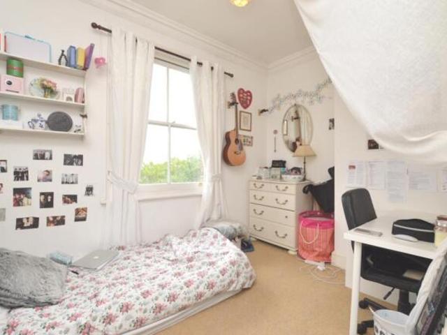 2 bedroom maisonette for rent in London Road SE23