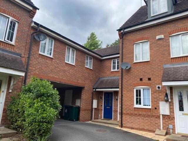 2 bedroom maisonette for rent in Lowfield Road, Stoke, Coventry, CV3