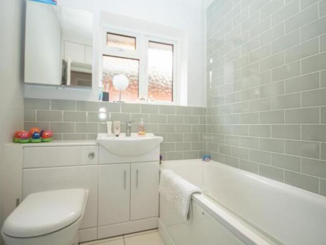 2 bedroom maisonette for rent in Lloyd Court, Pinner, HA5