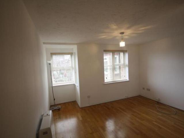 2 bedroom maisonette for rent in Maplin Park, Slough, SL3