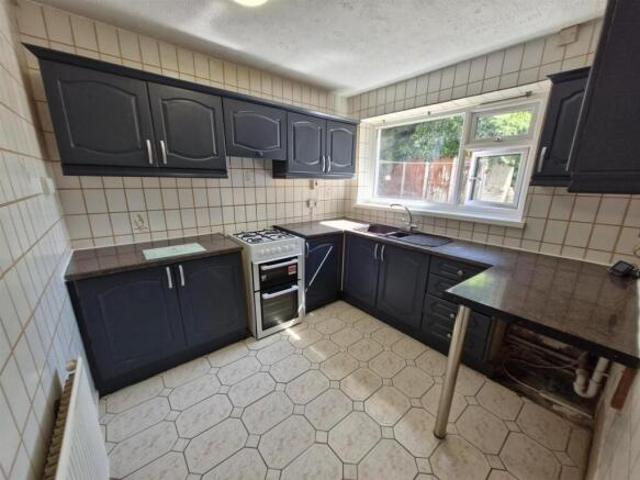 2 bedroom maisonette for rent in Mary Slessor Street, Willenhall, Coventry, CV3