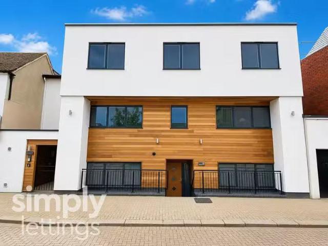 2 bedroom maisonette for rent in Marine Place, Worthing, BN11