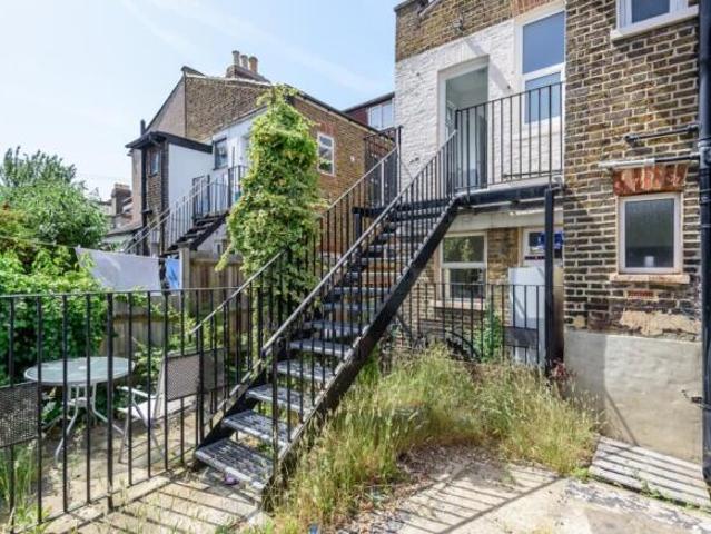 2 bedroom maisonette for rent in Marlow Road, London, SE20