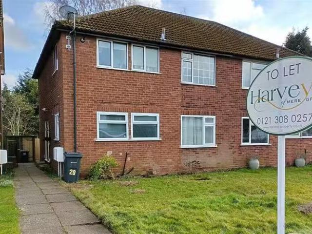 2 bedroom maisonette for rent in Marlpit Lane, Four Oaks, Sutt.