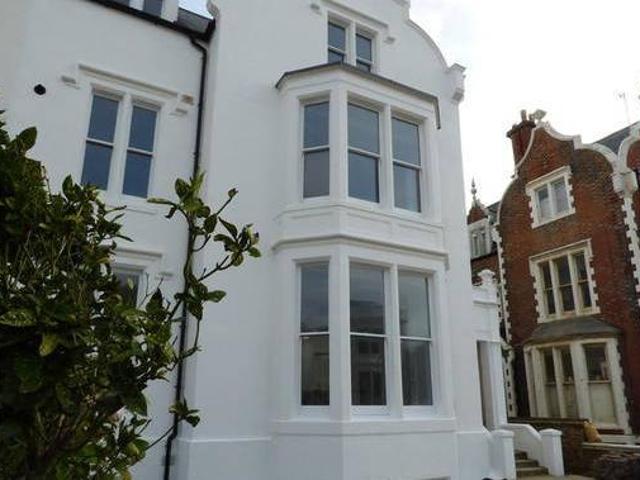 2 bedroom maisonette for rent in Medina Villas Hove BN3 2RP BN3