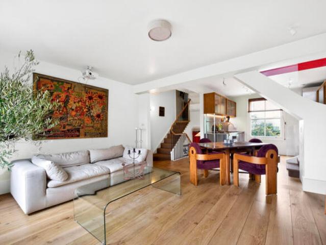 2 bedroom maisonette for rent in Mildmay Grove North, London, N1